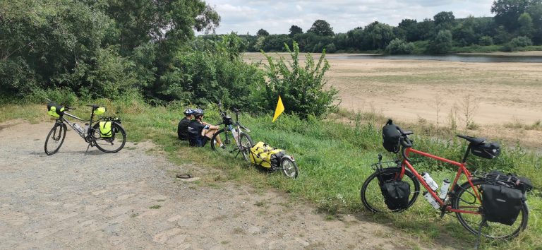 Euro Vélo 6 - La Loire à Vélo, carte et hébergements | Cher | Indre-et ...