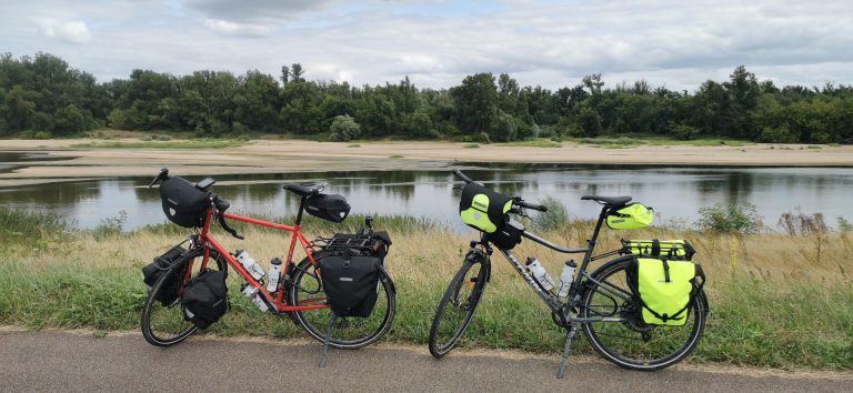 Euro Vélo 6 - La Loire à Vélo, carte et hébergements | Cher | Indre-et ...