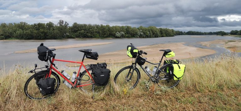 Euro Vélo 6 - La Loire à Vélo, carte et hébergements | Cher | Indre-et ...