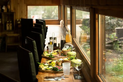 Unusual location: Truck-lodge at the Les Animaux et Marino animal ...